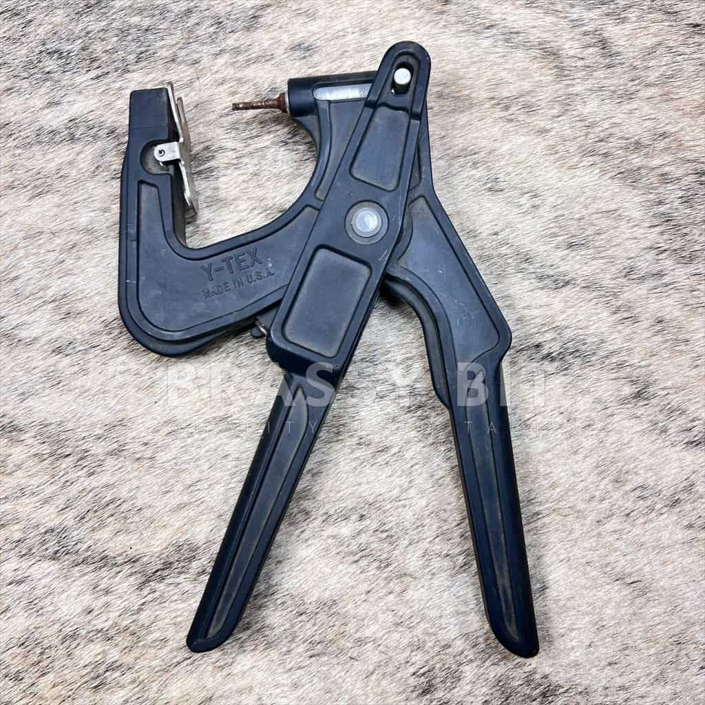 Y-Tex Ultra Ear Tagger Plus – Brassy Bit Tack